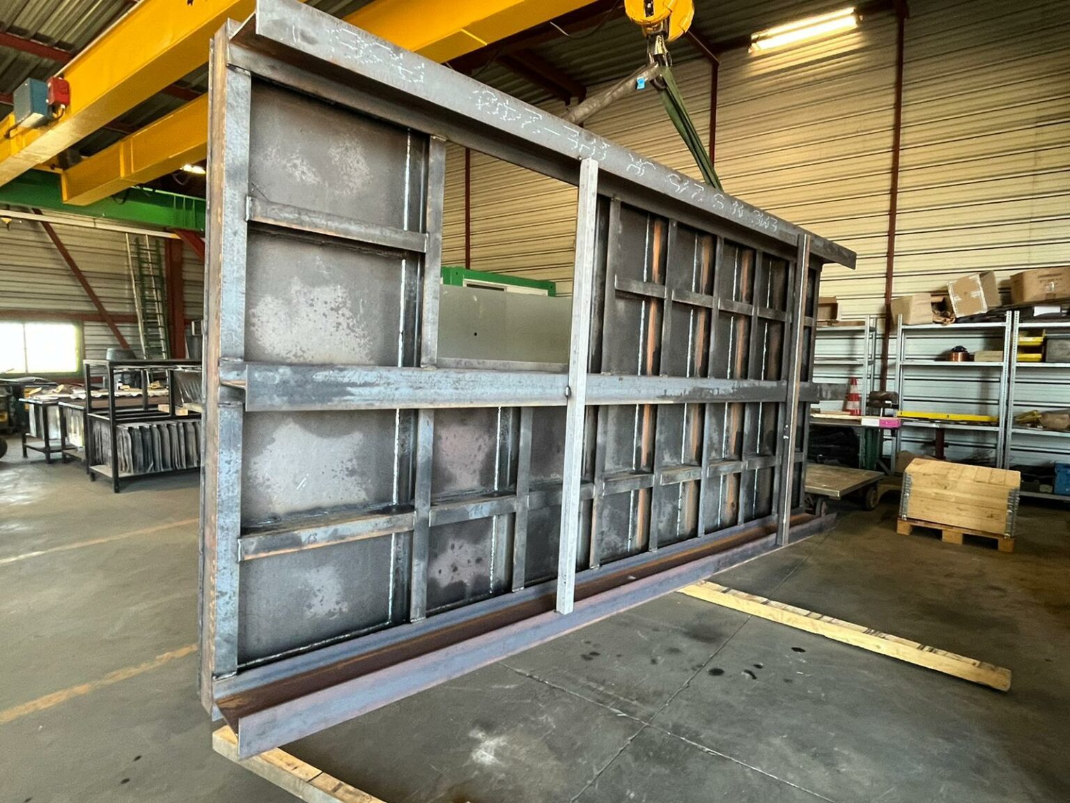 Réalisation et pose d'un plancher métallique: - socaltra